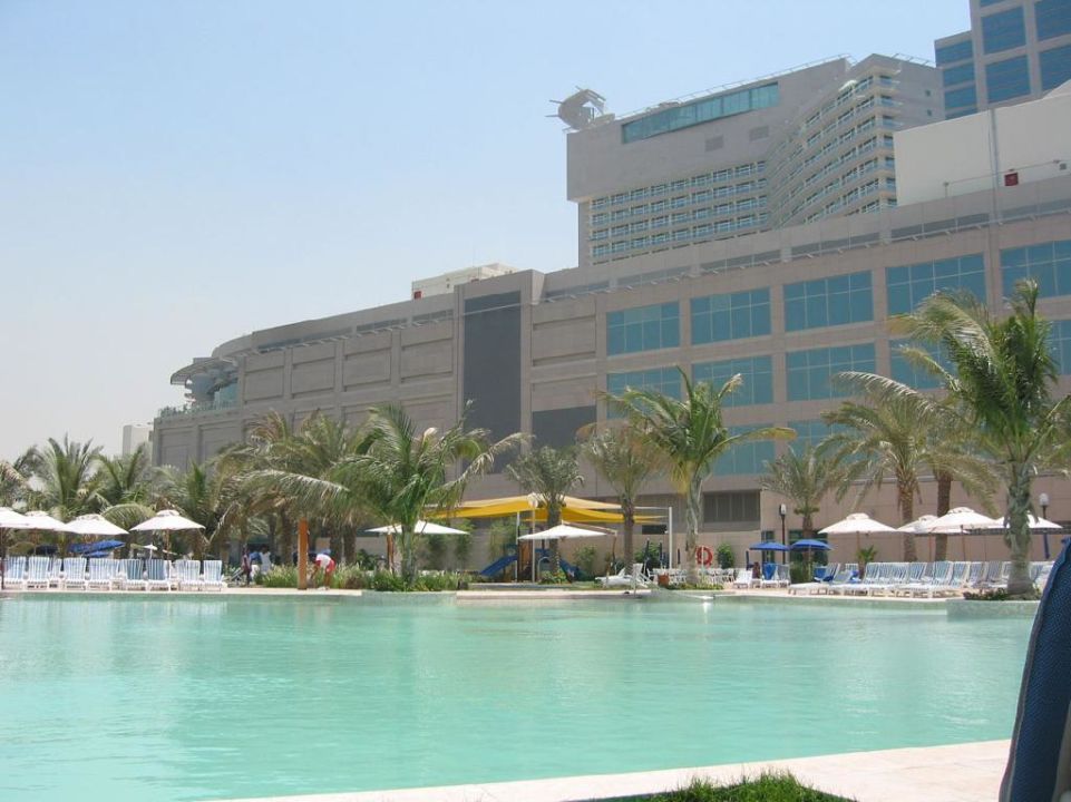 "Pool" Beach Rotana (Abu Dhabi) • HolidayCheck (Abu Dhabi | Vereinigte ...