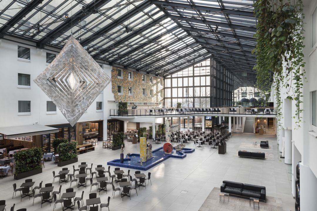 "Lobby" Estrel Hotel Berlin (Berlin-Neukölln) • HolidayCheck (Berlin ...