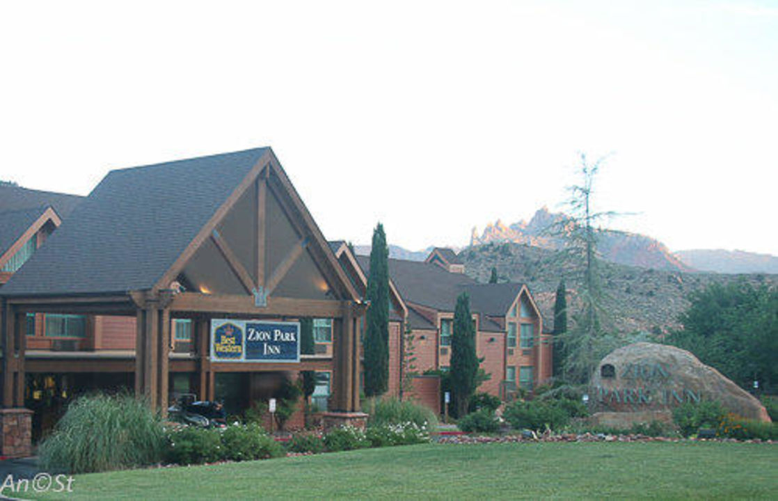"Hotel und Außenanlage" Holiday Inn Express Springdale - Zion National ...