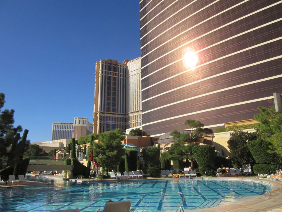 "Pool" Hotel Wynn Las Vegas (Las Vegas) • HolidayCheck (Nevada | USA)