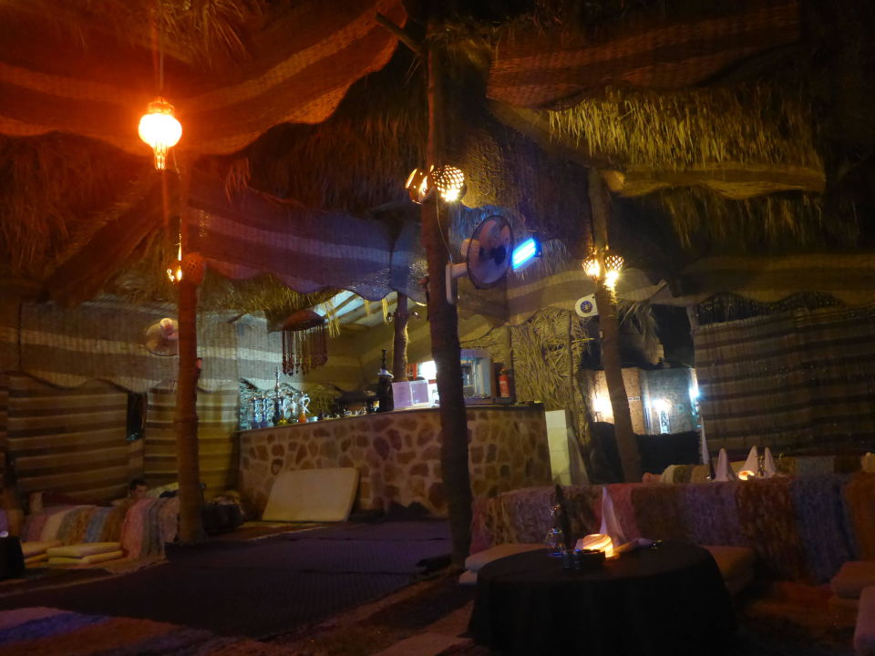 "Shisha-Bar im Beduinenzelt am Strand" Utopia Beach Club (El Quseir ...