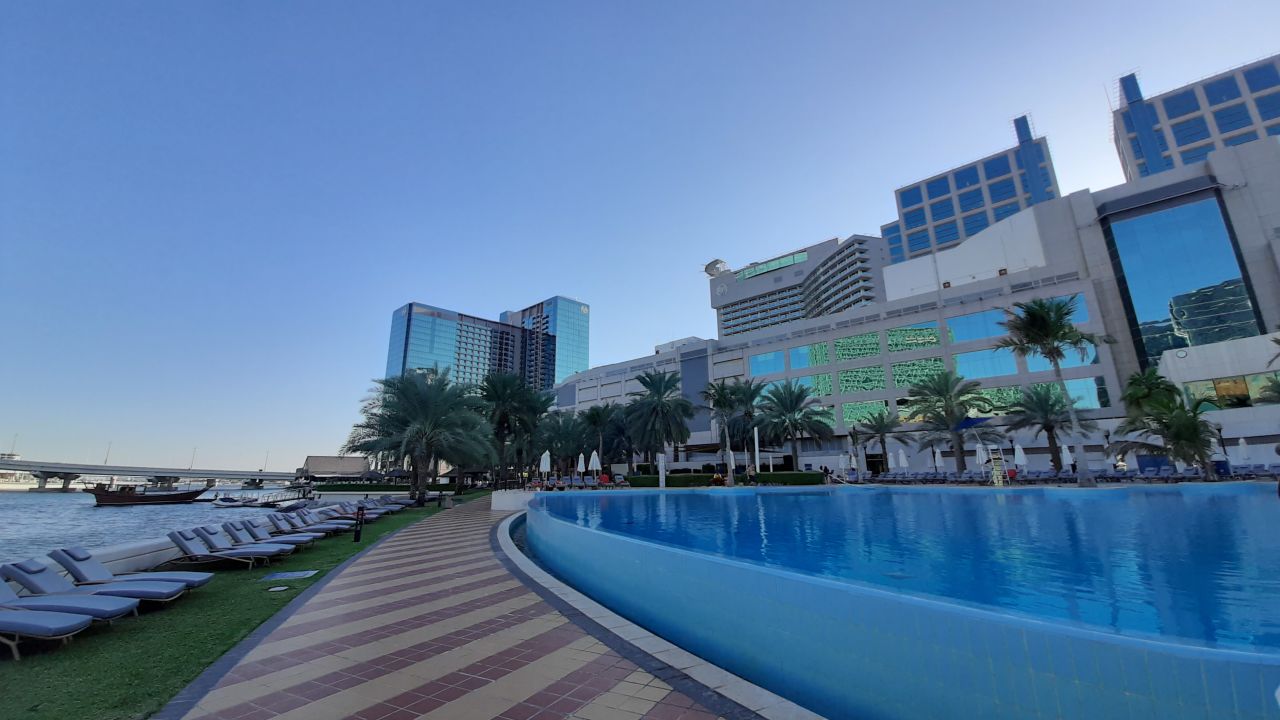 "Pool" Beach Rotana (Abu Dhabi) • HolidayCheck (Abu Dhabi | Vereinigte ...