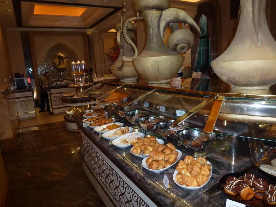 "Buffet" Emirates Palace Hotel (Abu Dhabi) • HolidayCheck (Abu Dhabi ...