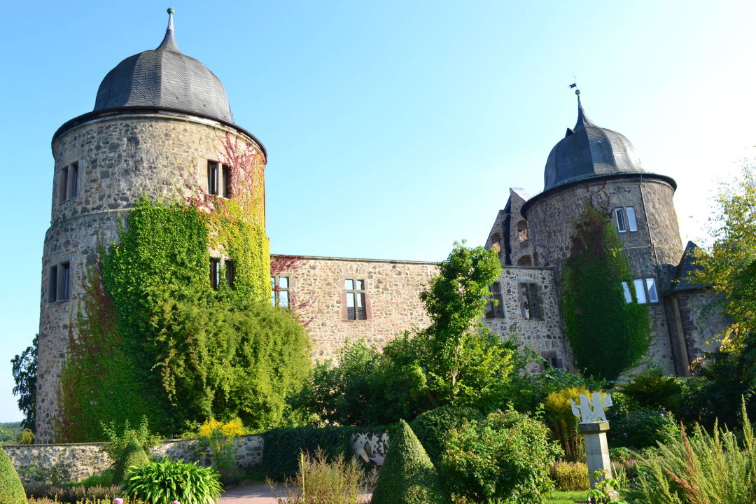 "Schloss" Hotel Dornröschenschloss Sababurg (Hofgeismar) • HolidayCheck ...