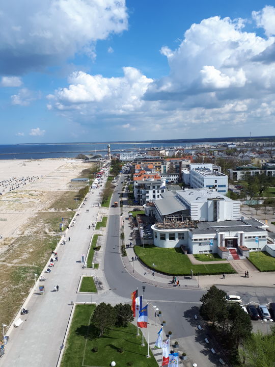 "Ausblick" Hotel Neptun (Rostock -Warnemünde) • HolidayCheck ...