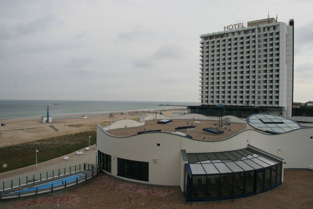 "Blick auf das Neptunhotel" aja Warnemünde (Rostock -Warnemünde ...