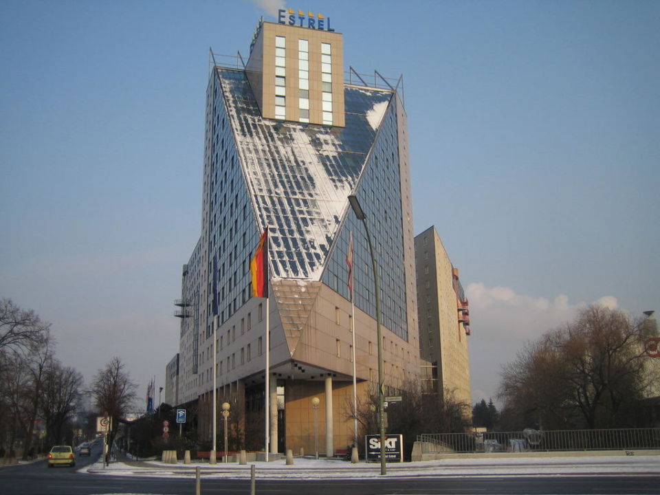 "Außenansicht" Estrel Hotel Berlin (Berlin-Neukölln) • HolidayCheck ...