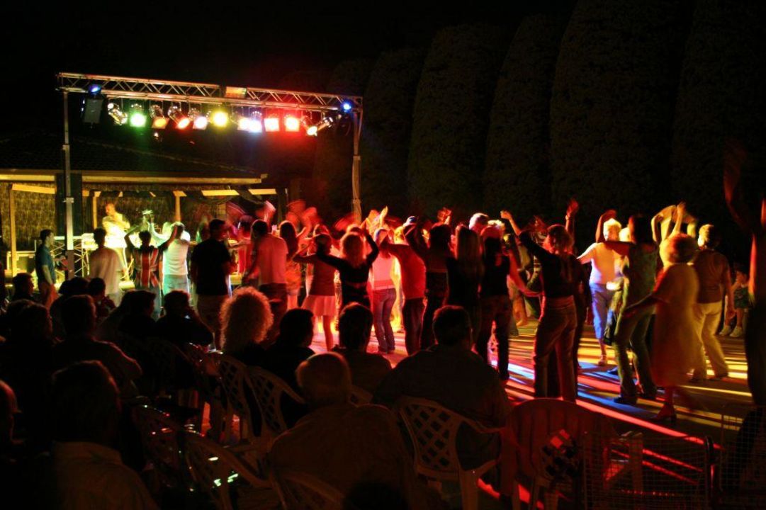 "Open Air Disco in Punta Gro" Punta Gro (Sirmione) • HolidayCheck ...