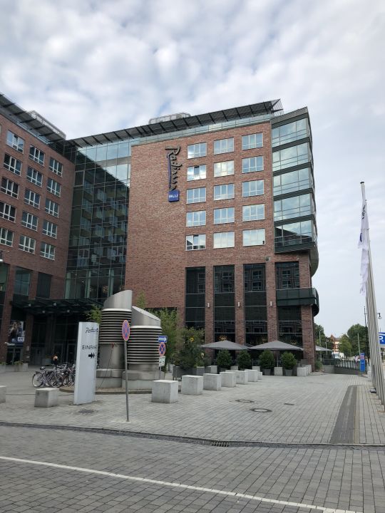 "Außenansicht" Radisson Blu Hotel Rostock (Rostock) • HolidayCheck ...