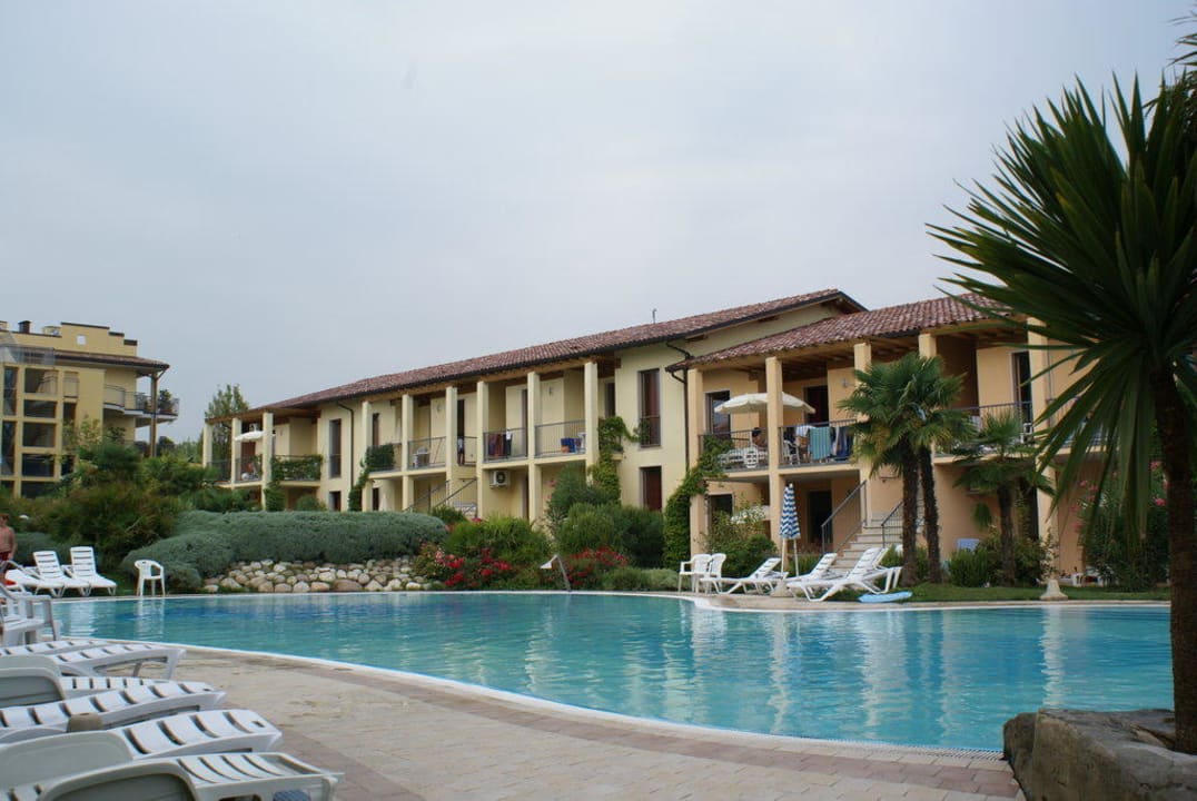"Pool Corte Riga" Hotel Bella Italia (Peschiera del Garda ...