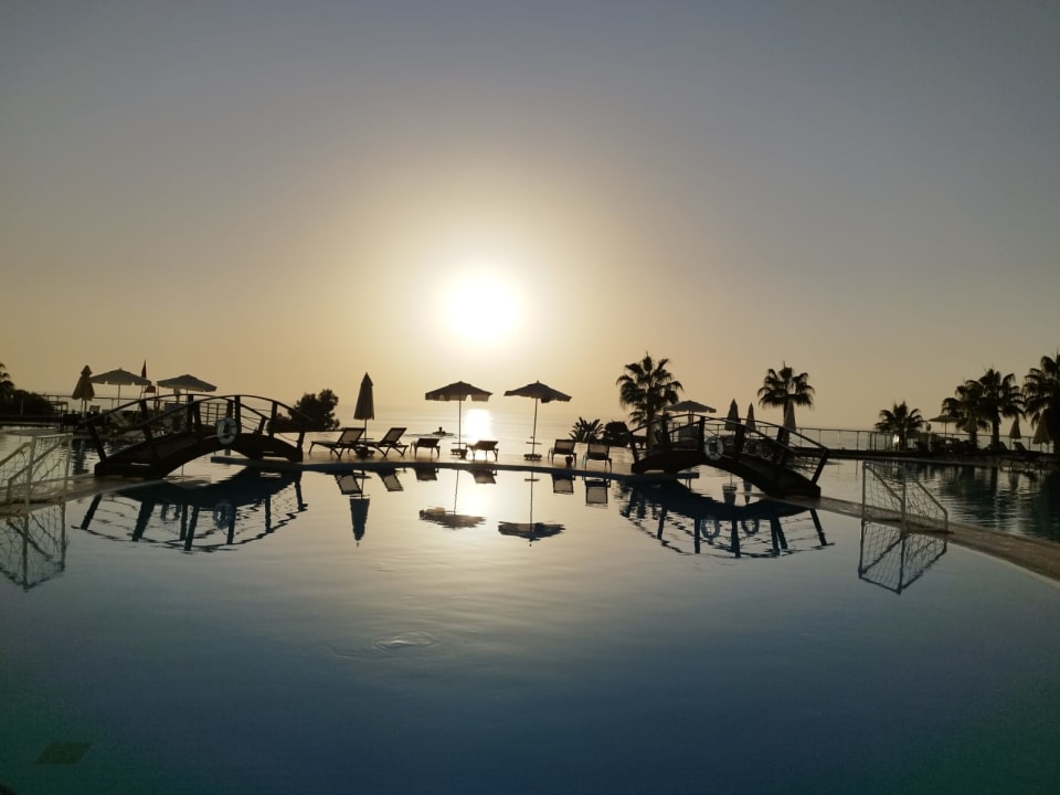 "Sonnenuntergang am Strand..." Litore Resort & Spa (Okurcalar ...