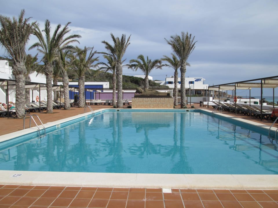 "Einer der zwei Pools" Hotel Riu La Mola (Es Calo) • HolidayCheck ...