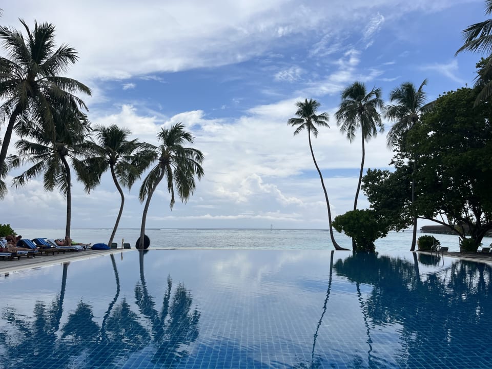 "Strand" Meeru Maldives Resort Island (Dhifushi) • HolidayCheck (Kaafu ...