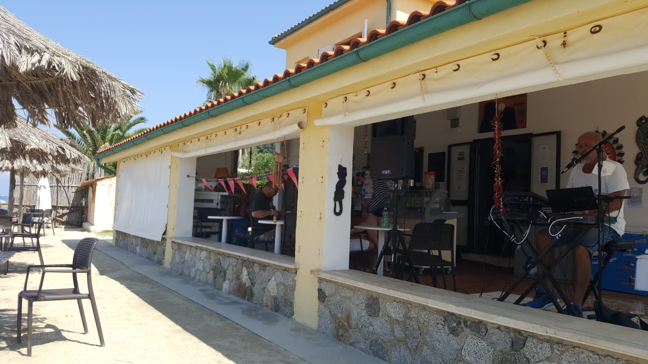"Strandbar mit Pepes's Liv..." Hotel Club Torre Marino (Ricadi ...