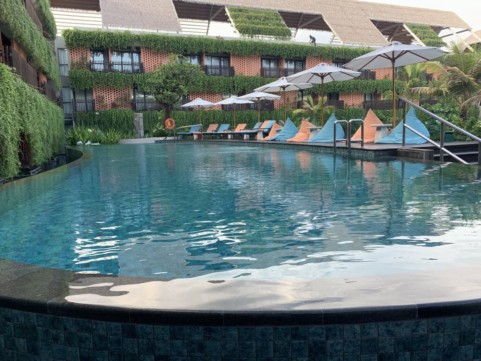 "Pool" Aloft Bali Kuta at Beachwalk (Kuta) • HolidayCheck (Bali ...