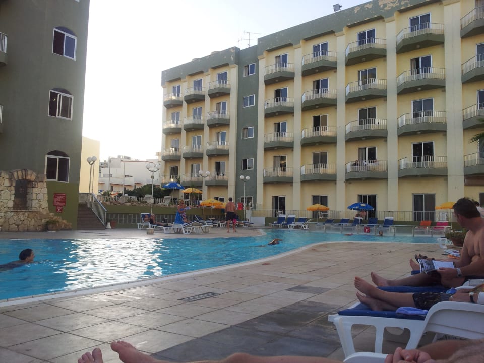 "In die Jahre gekommene An..." Topaz Hotel (Bugibba) • HolidayCheck ...