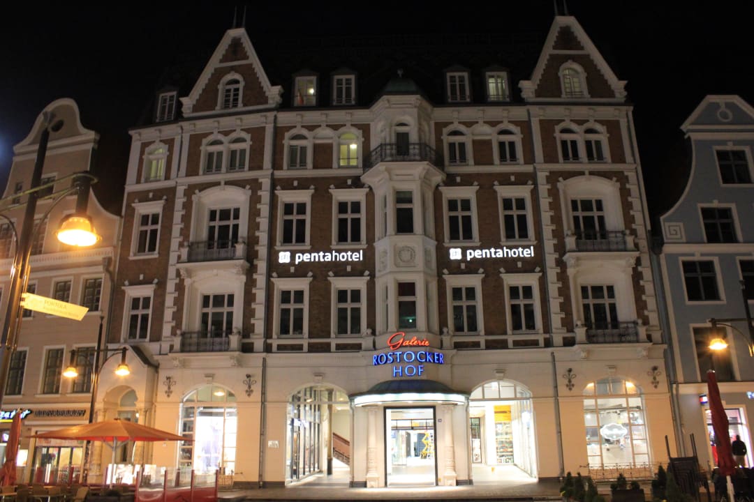 "Außenansicht von der Fußg..." pentahotel Rostock (Rostock ...