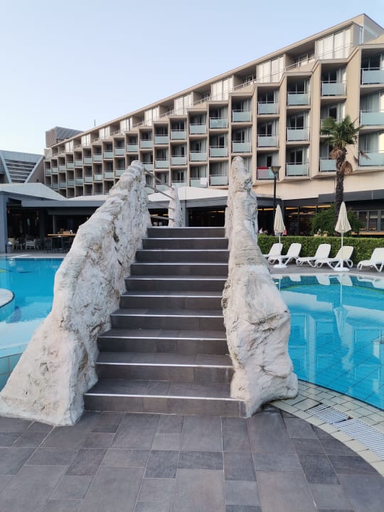 "Brücke über dem Pool" Aminess Maestral Hotel (Novigrad) • HolidayCheck ...