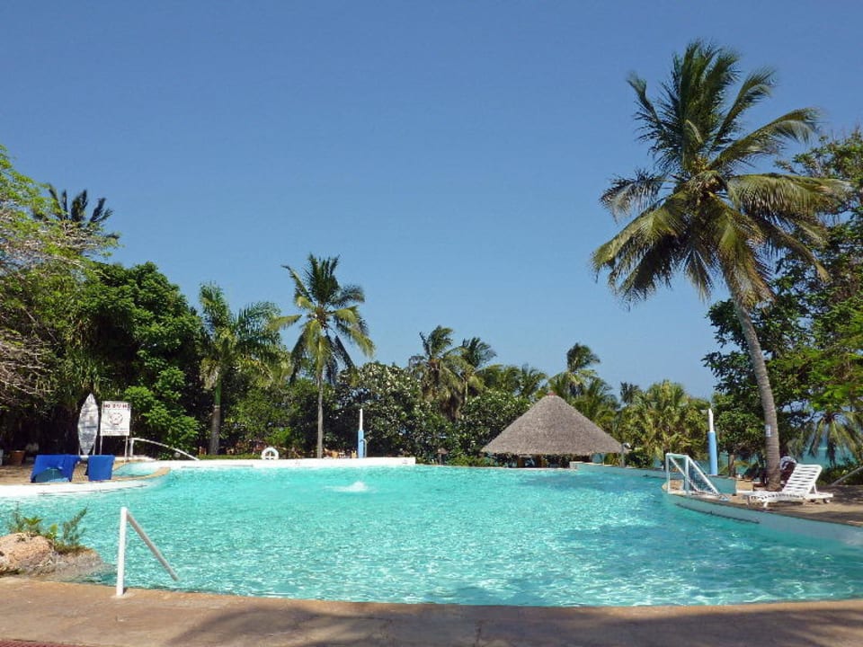 "Bahari Pool mit Maweni-Ba..." Diamonds Leisure Beach & Golf Resort ...