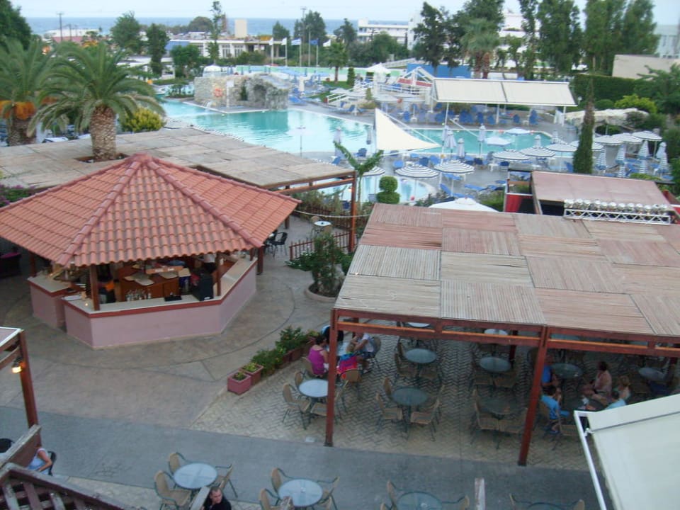 "Blick auf Pool und Poolba..." Hotel Sun Palace (Faliraki ...