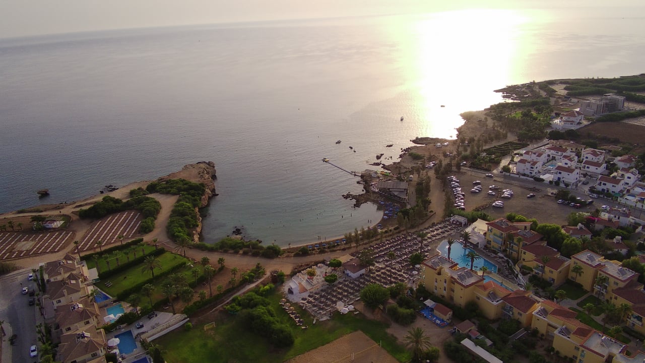 "Ausblick" Malama Beach Holiday Village (Paralimni) • HolidayCheck ...