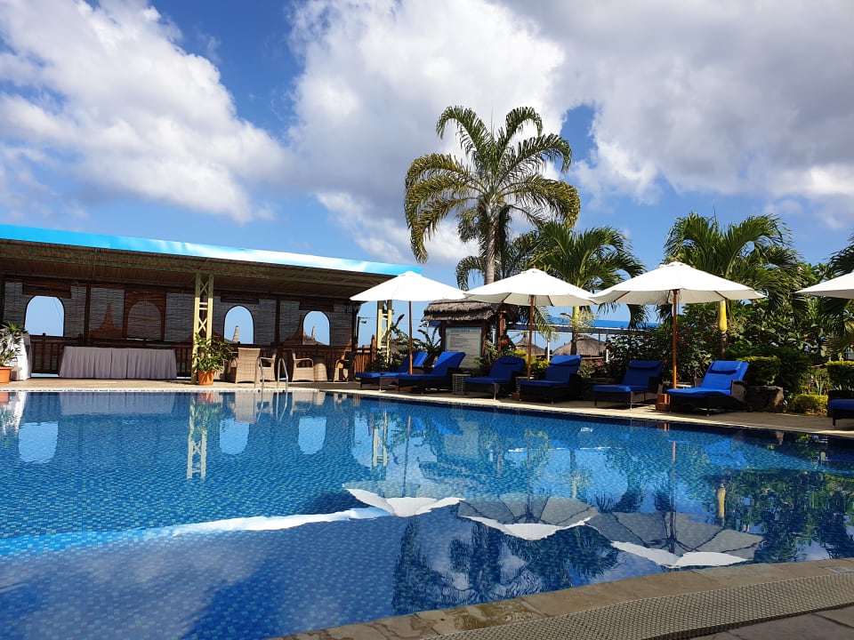 Bild "Pool" zu Pearle Beach Resort & Spa in Flic en Flac