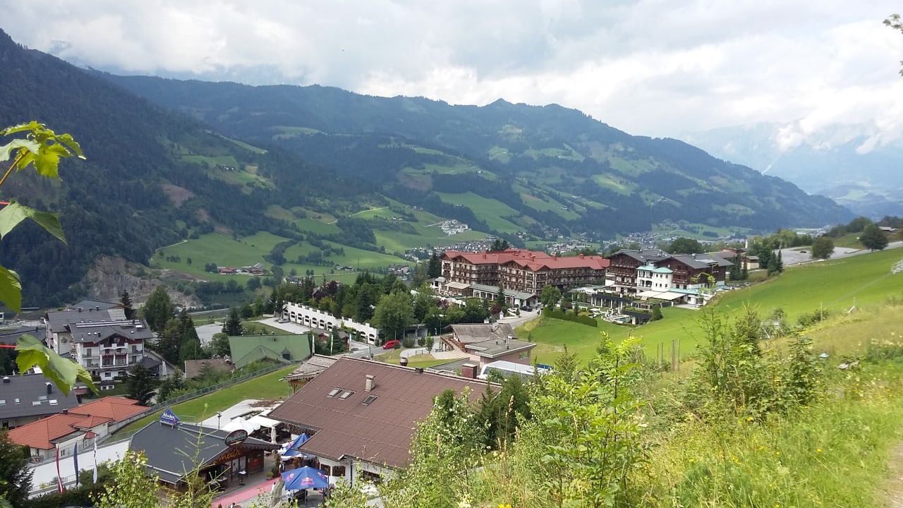 "Ausblick" Aktivhotel Alpendorf (St. Johann im Pongau) • HolidayCheck ...