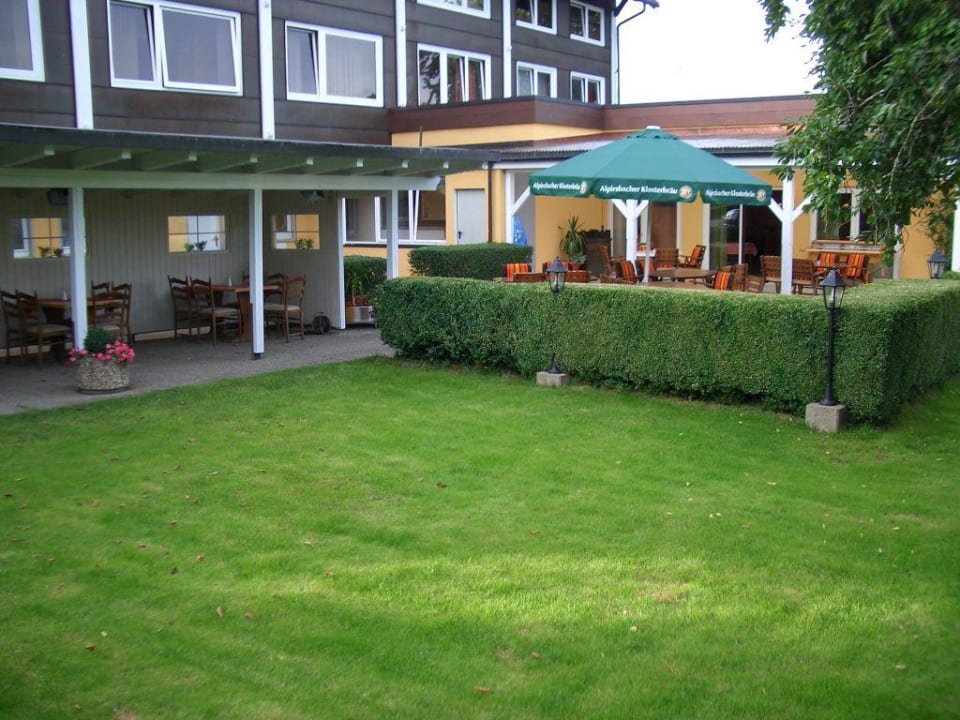 "Garten" Hotel Traube Lossburg (Loßburg) • HolidayCheck (Baden ...