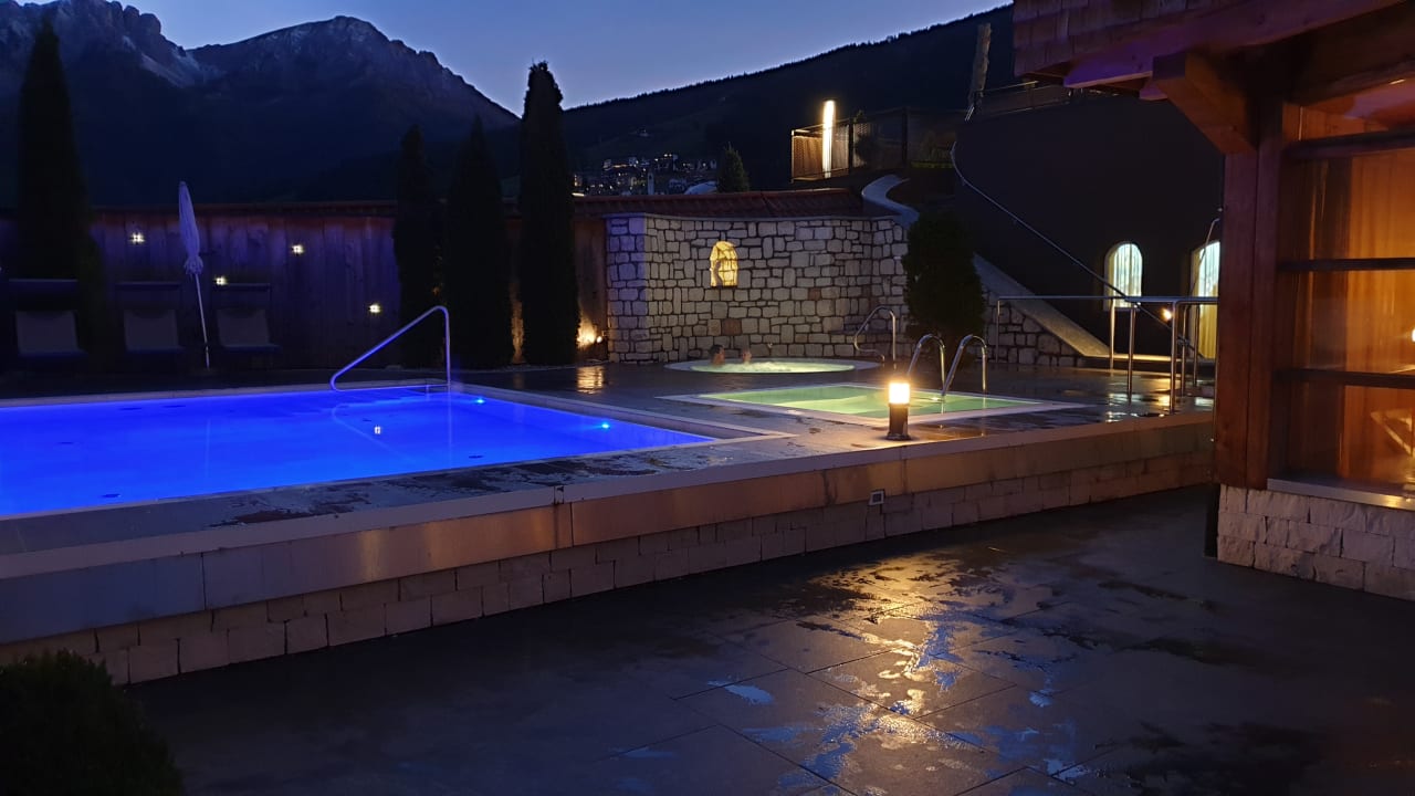 "Pool" Alpin Panorama Hotel Hubertus (Valdaora / Olang) • HolidayCheck ...