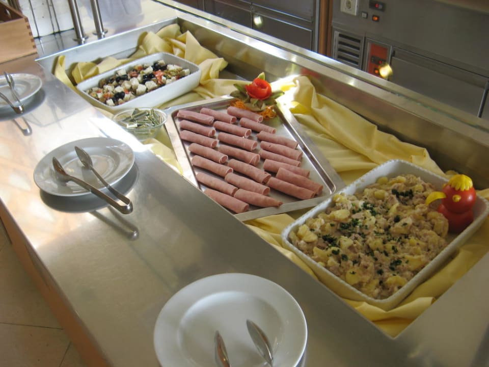 "Mittagsbuffet" Bretanide Sport & Wellness Resort (Bol) • HolidayCheck ...