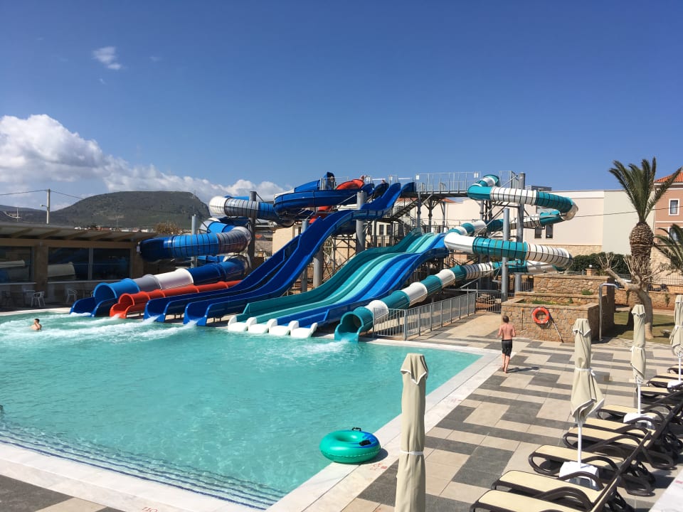 "Insgesamt 9 Rutschen. Rut..." Lyttos Beach Hotel (Aposelemis ...