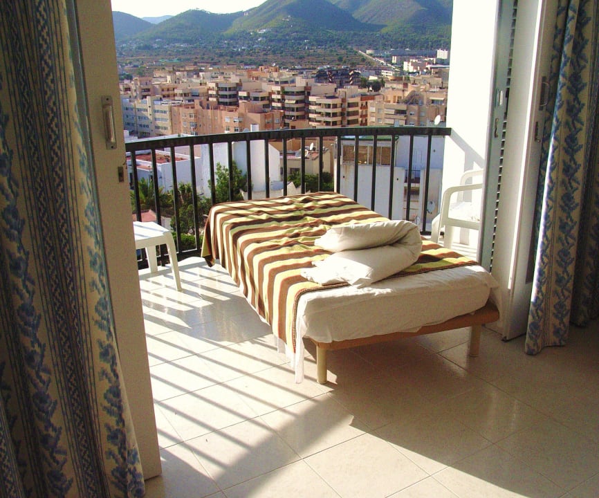 "Balkon Hotelzimmer" Hotel Cenit (Figueretas) • HolidayCheck (Ibiza ...