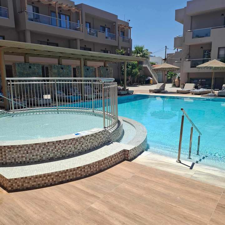"Pool" High Beach Resort (Malia) • HolidayCheck (Kreta | Griechenland)