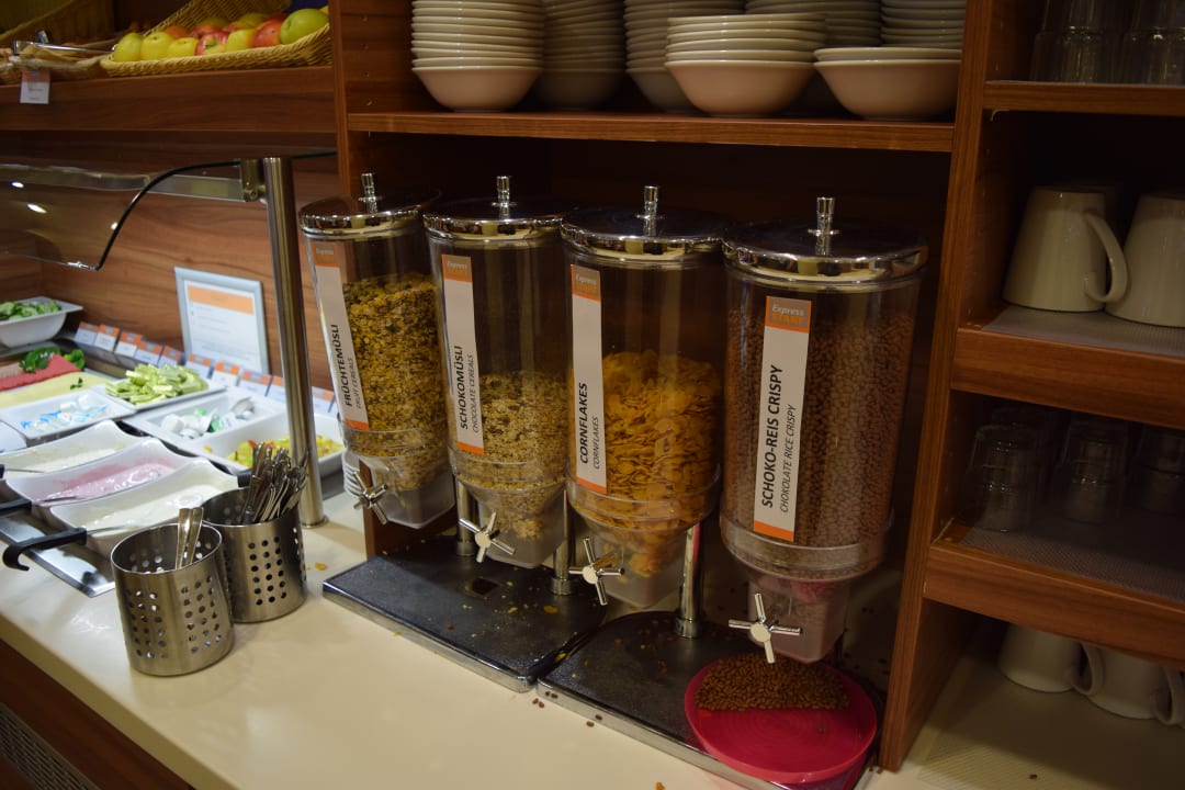 "Frühstück in Form eines B..." Premier Inn Düsseldorf City Centre ...