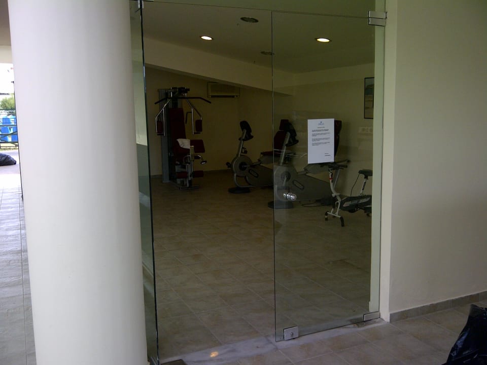 "Anbei ein Bild des Fitnes..." Eden Roc Resort (Kallithea ...