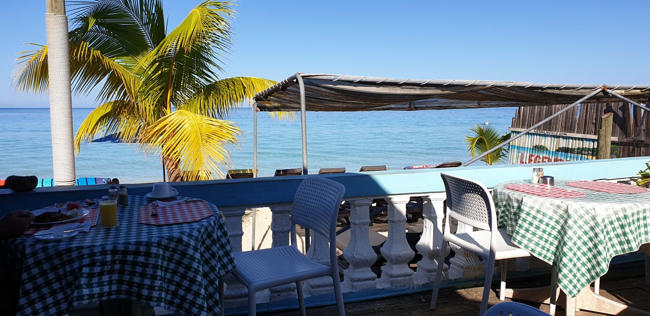 "Gastro" Hotel Legends Beach Resort (Negril) • HolidayCheck (Cornwall ...
