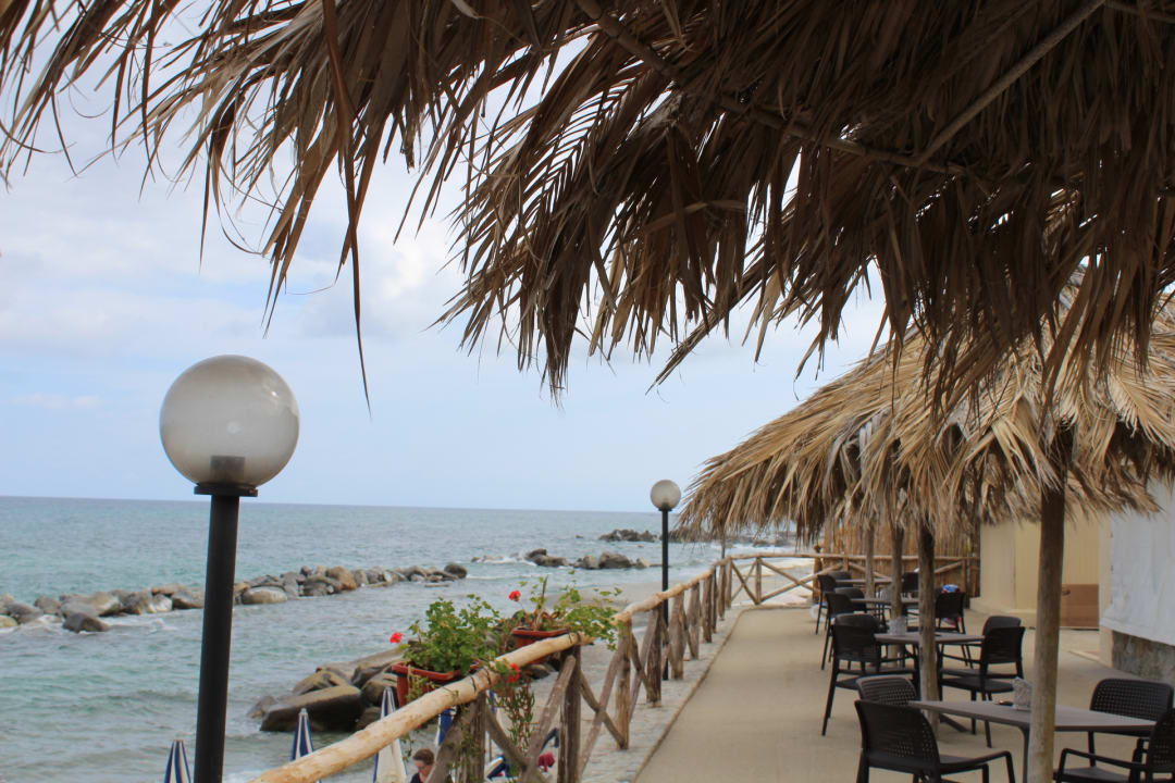 "Strandbar direkt am Meer" Hotel Club Torre Marino (Ricadi ...