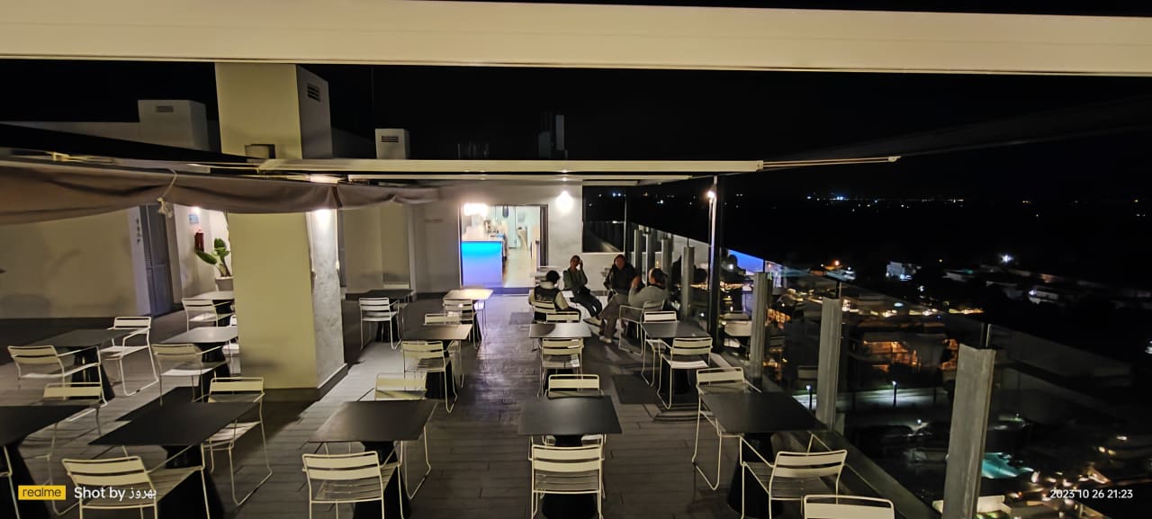 "Bar auf 15 Etage " BG Tonga Tower Design Hotel & Suites (Can Picafort ...