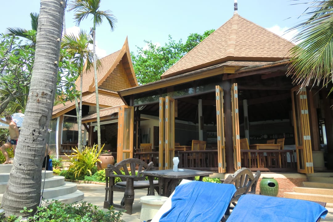 "Blick vom Pool zum Restau..." Thai House Beach Resort (Lamai Beach ...