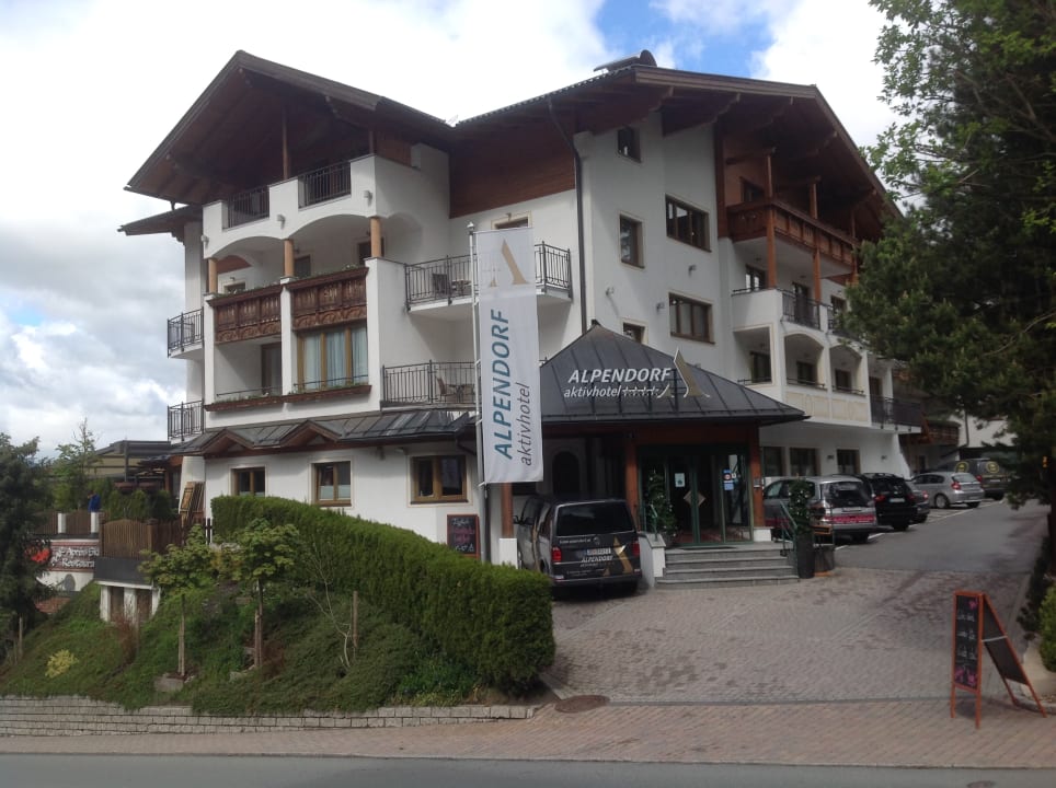 "Außenansicht" Aktivhotel Alpendorf (St. Johann im Pongau ...