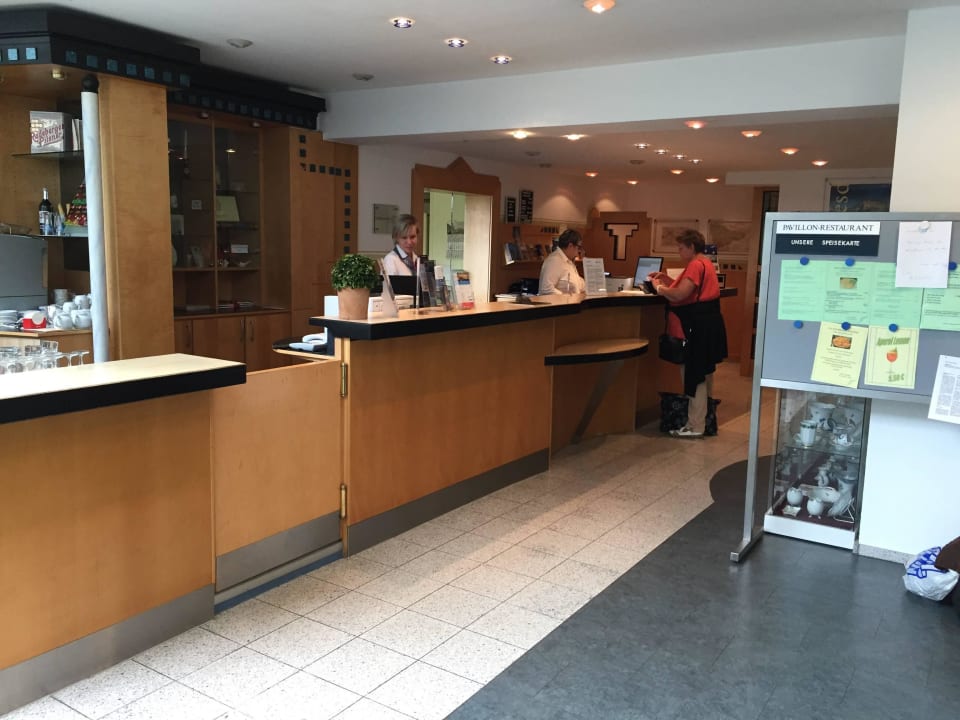 "Die Rezeption" Hotel Am Terrassenufer (Dresden) • HolidayCheck ...