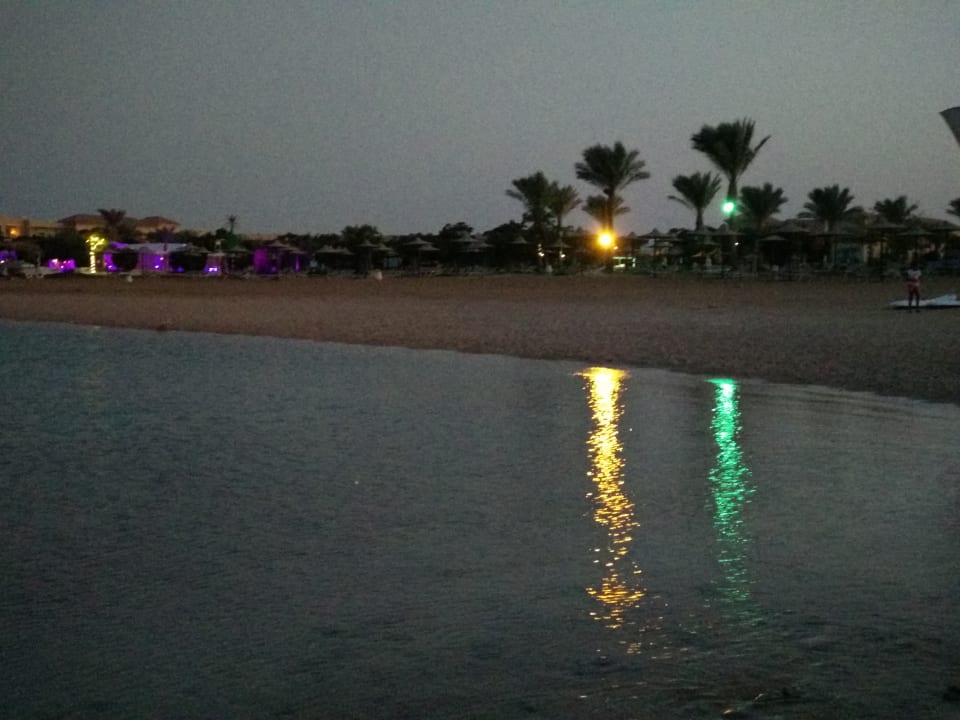 "Am Abend am Strand" Jaz Aquamarine Resort (Hurghada) • HolidayCheck ...