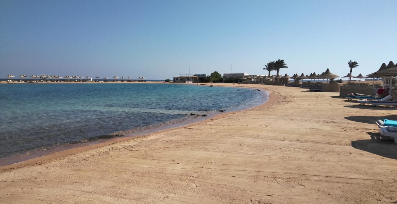 "Langer Strand mit Zugangs..." Coral Beach Hurghada (Hurghada ...