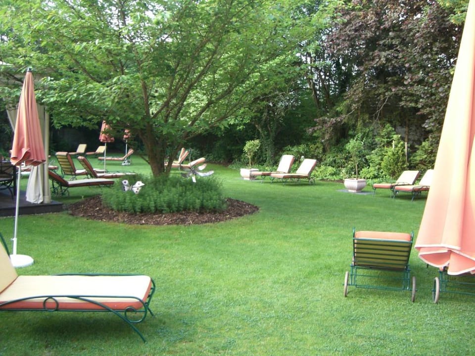 "Liegewiese beim Pool" Das Mühlbach - Thermal Spa & Romantik Hotel (Bad ...