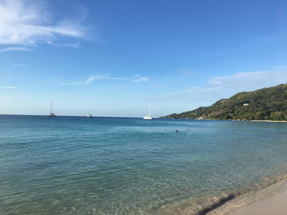 "Strand vor dem Hote" Coral Strand Smart Choice Hotel (Beau Vallon ...
