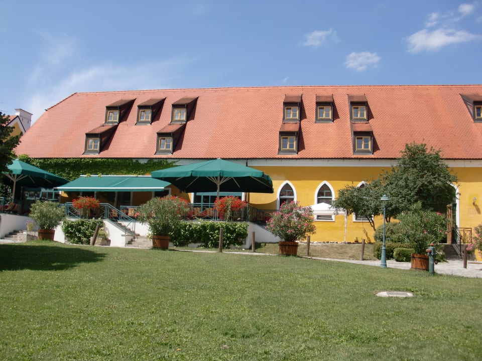 "Blick vom Zimmer aus" Hotel Althof Retz (Retz) • HolidayCheck ...