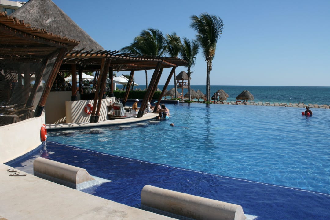 "Piscine et pool bar" Dreams Riviera Cancun Resort & Spa (Puerto ...