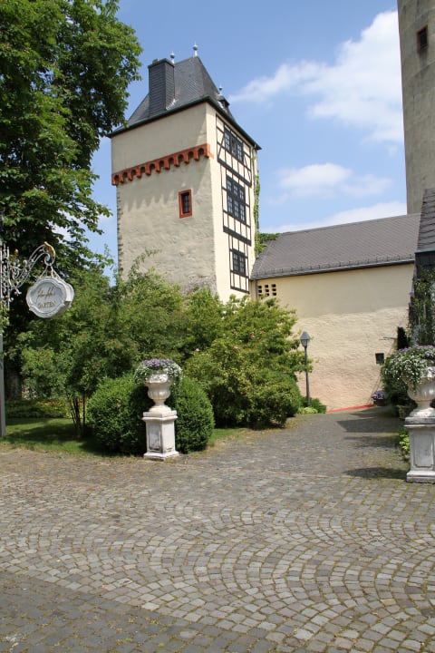 "Außenansicht" STROMBURG Hotel-Restaurant-Events (Stromberg (Hunsrück ...