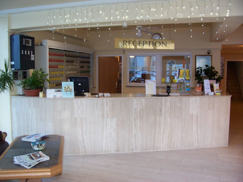 "Rezeption" Hotel Reuterhof (Reuterstadt Stavenhagen) • HolidayCheck ...