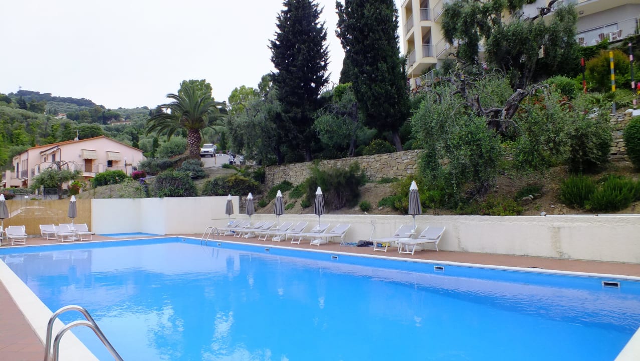 "Pool" Hotel Metropol (Diano Marina) • HolidayCheck (Ligurien | Italien)